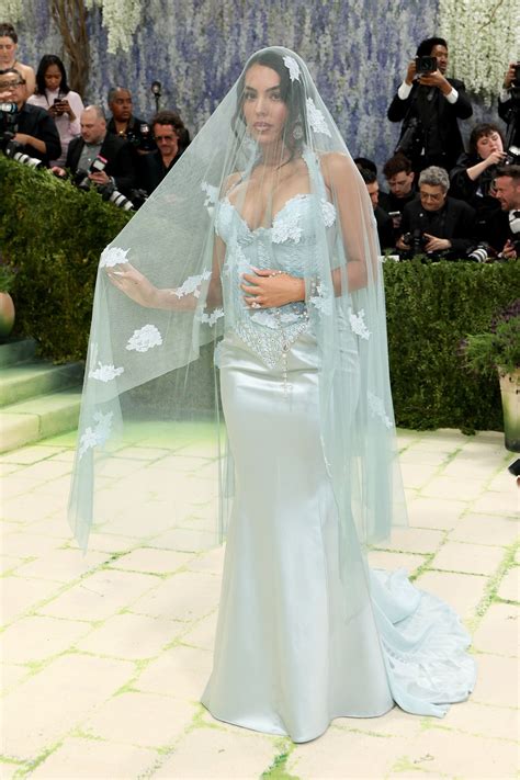 Georgina Rodríguez Stuns In An Aqua Green Dress With A Veil At The 2026