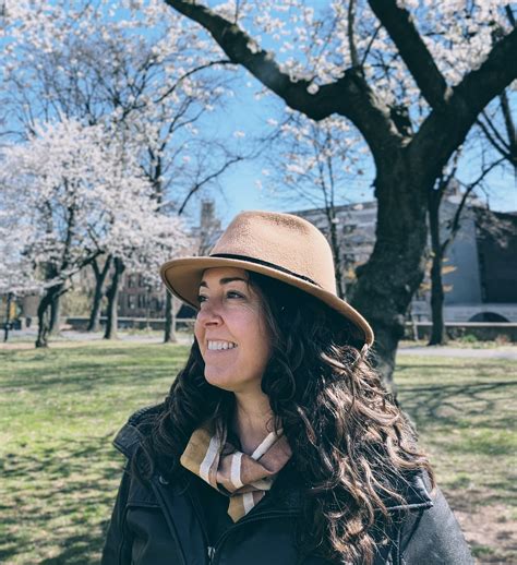 Carrie Linsky On Reels