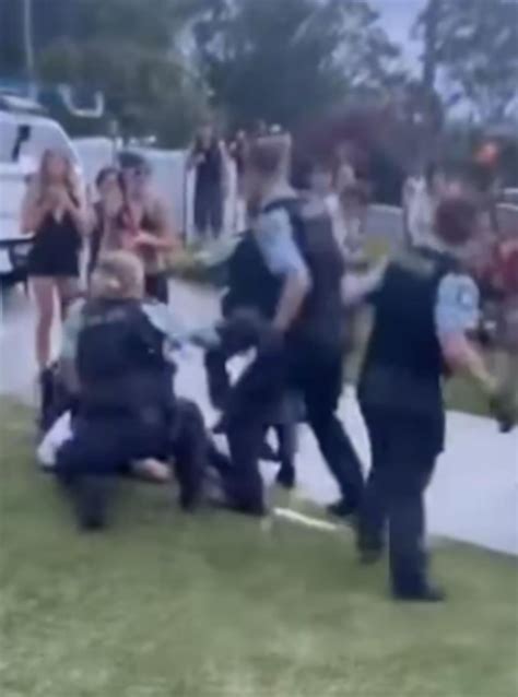 Sydney Riot Squad Called As 500 Teens Crash 16th Birthday Party