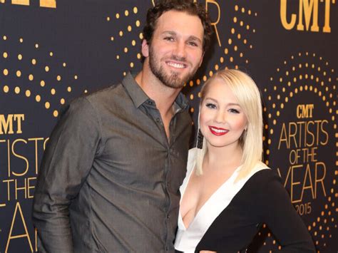 Raelynn Divorce News Star Files After 10 Years