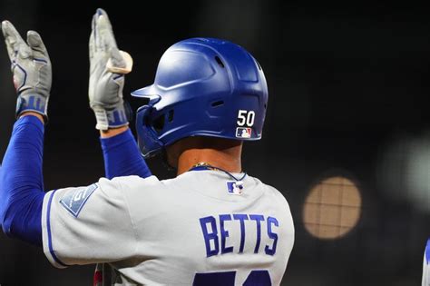 Mookie Betts Pega Jonrón Y Sencillo Productor En La 10ma En Triunfo De