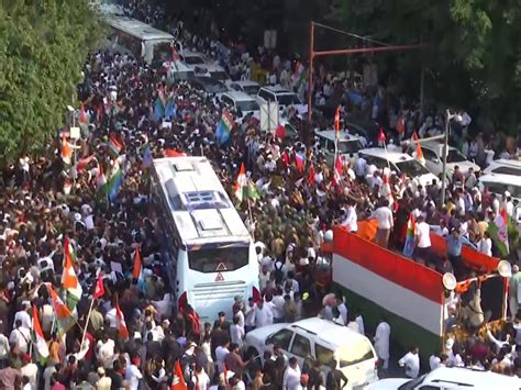 India Bloc Marches In Delhi Demanding Election Chiefs Resignation