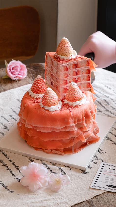 디저트 교과서 역대급 비주얼의 조의 영역 대형케이크 윤기나는 피부표현 눈망울 표현 젤리를 이용한 얼음표현 꽃게 생선구이 초밥 등 독특한 케익을 파는 곳으로