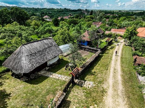 Muzeul De Artă Populară Alexandra Ligia Bodea Plopiș Centrul De