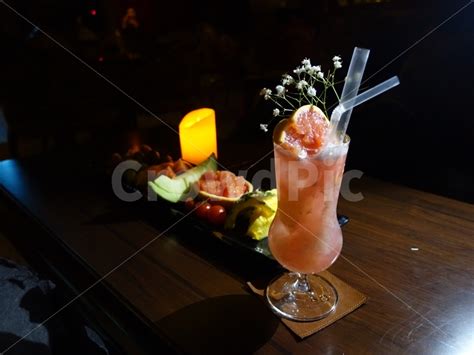 칵테일 알록달록 알콜 데이트 분위기 사진 이미지 일러스트 캘리그라피 Pb이로작가