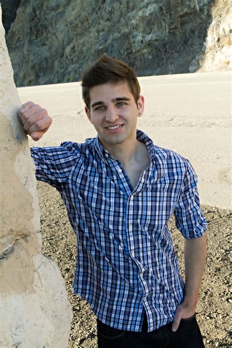 Silly Poses Are Silly Scrolller