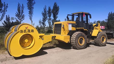 梅花碾冲击压路机冲击碾压施工为什么还要使用振动压路机 行业资讯 新闻中心 梅花冲击碾压路机 高速液压冲击夯实机 2 36吨振动压路机 洛阳