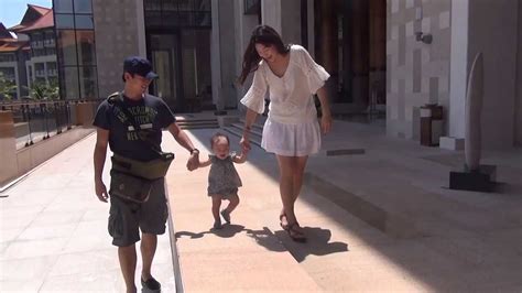 엄마 아빠와 손잡고 걷기 Youtube