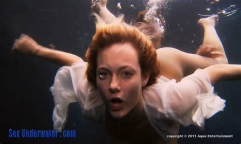 Sex Underwater Scuba Sex Underwater Glamour And Blowjobs Page 12