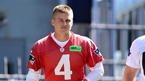 Patriots Bailey Zappe Handling Qb Battle Like Pros Pro