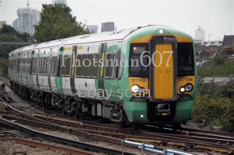 Class 377 377606 5 Car Emu In Southern At Clapham Junction £0 75 Picclick Uk
