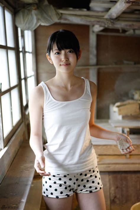日本學生妹校服寫真 清新甜美雙眸動人 每日頭條