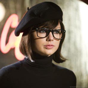 Taylor Swift As A Brunette Porn Pic