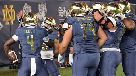 Notre Dame Football News Loves Bold Comparison To 2024 Team