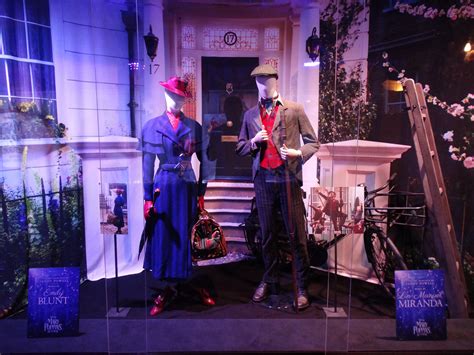 Video Mary Poppins Returns Opens With Costume Displays More At El