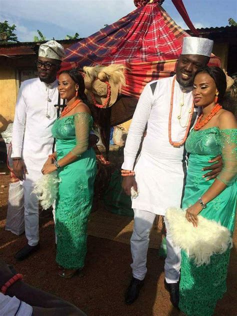 Twin Sisters Wed Same Day Photos Events Nigeria