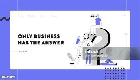 자주 묻는 질문 웹 사이트 방문 페이지 거대한 물음표 주위에 비즈니스 사람들은 돋보기 및 가젯 웹 페이지 배너와 정보를 검색