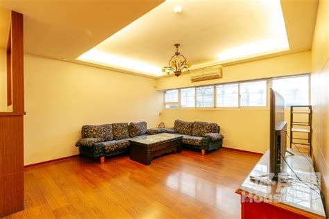 學區邊間三房車位 低公設、邊間、全聯寶雅 新北市板橋區重慶路 重慶威龍華廈 華廈住宅區 整層住家出售 永慶房屋股公司