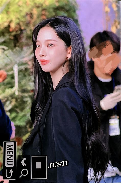 더쿠 오늘자 에스파 카리나 입생뷰티 