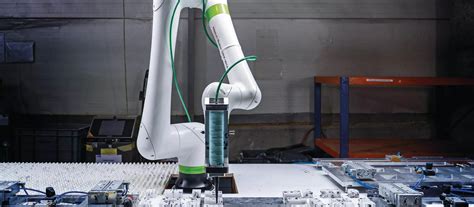 Fanuc M 10 Series Slim And Fast To Small Handling Jobs