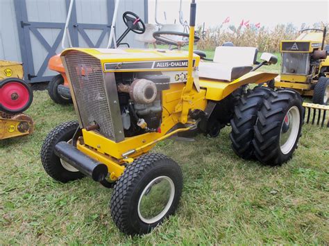 Allis Chalmers B 112 From 1960s Tractors Antique Tractors Garden