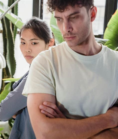 Psychology Says There S Common Communication Mistakes That Always End Relationships John M