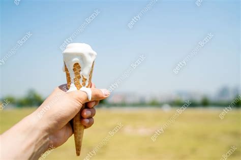 아이스크림 아이스크림 달콤한음식 여름 폭염 폭염 자연현상 여름 계절 이미지 Jv11860824 게티이미지뱅크