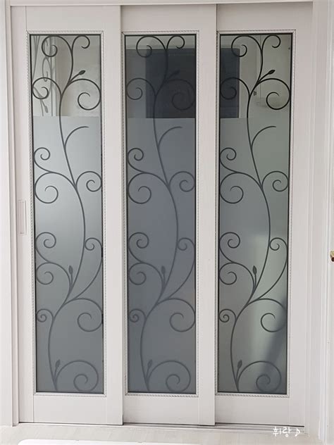 무점착 안개시트지로 중문 시공 시선차단 사생활보호 네이버 블로그