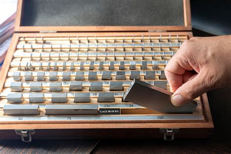 미터법 측정기 블록의 보기입니다 게이지 블록은 정밀 길이를 생성하는 시스템입니다 3차원 형태에 대한 스톡 사진 및 기타 이미지 Istock