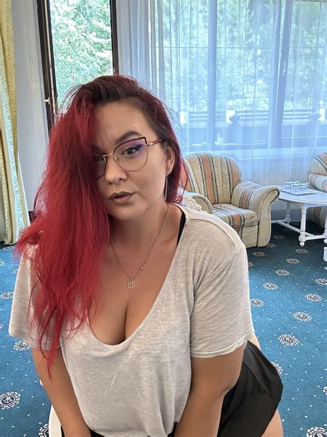 First Post Here Hey There All Of You Kissses R Girlswithglasses
