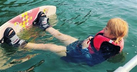 박나래 짧은 다리로 웨이크보드 타다 굴욕 초등학생 아님