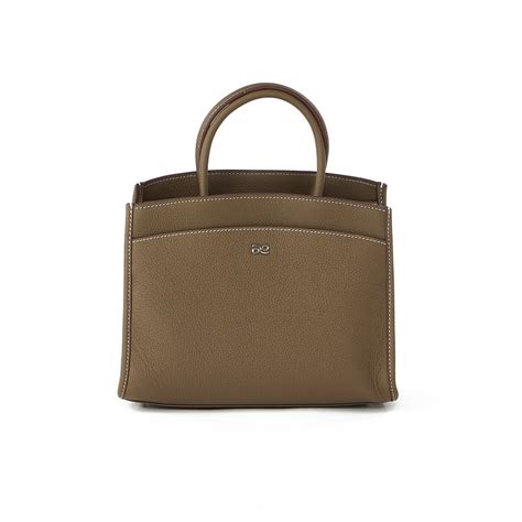 Holb 245 Houseoflittlebunnyph