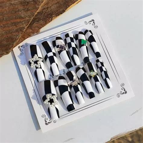 خرید و قیمت ناخن مصنوعی مجلسی فانتزی طرح دار از غرفه بیوتی ست