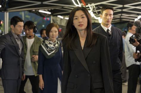 베일 벗은 ‘북극성 첫 반응 전지현 파워풀한 여성 Vs 핵 위협 무거운 전개 맥스무비