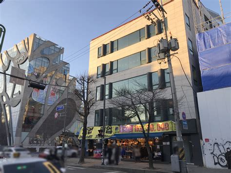 마포구 홍대 로데오거리에 스트릿패션 브랜드샵『mplayground 홍대4호점엠플레이그라운드』이 영업을 종료한대 강서통신