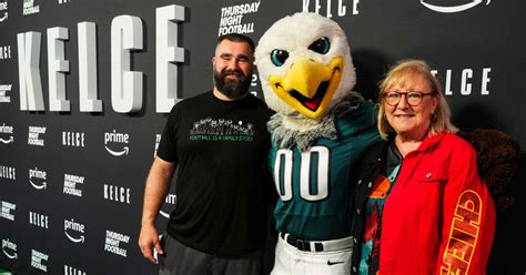 Donna Kelce Weighs In On Jason Kelces Infamous Hot Sauce Prank Parade