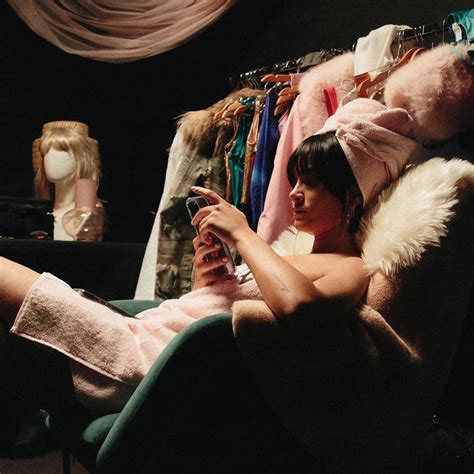 As Suena Las Babys La Versi N De Saturday Night De Aitana Infobae