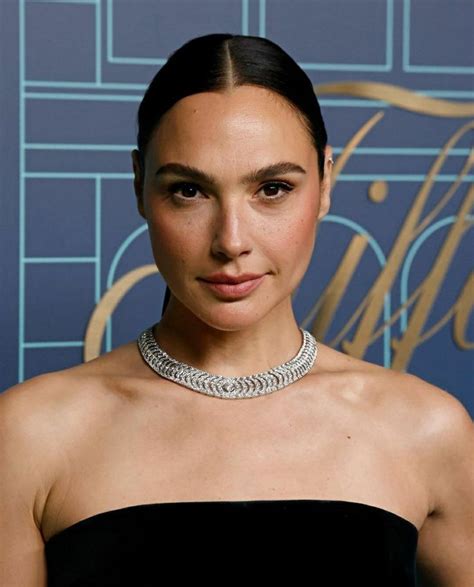 Pin By Huynd On Gal Gadot Gal Gardot Gal Gabot Gal Gadot