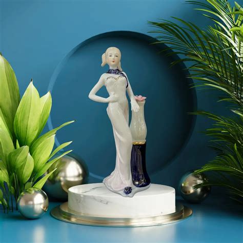 مجسمه چینی زن و گلدان مرکز چینی