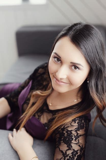 Photos Fille 13 Ans Gros Seins 99 000 Photos De Haute Qualité Gratuites
