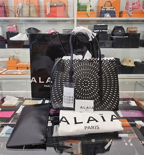 퀵2024백화점풀셋alaia블랙 매장438만원구매 알라이아 여성숄더백 원래 명품은 필웨이 Feelway
