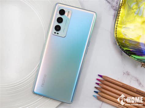 真我gt大师探索版图赏：晨曦配色诠释流光溢彩电脑之家