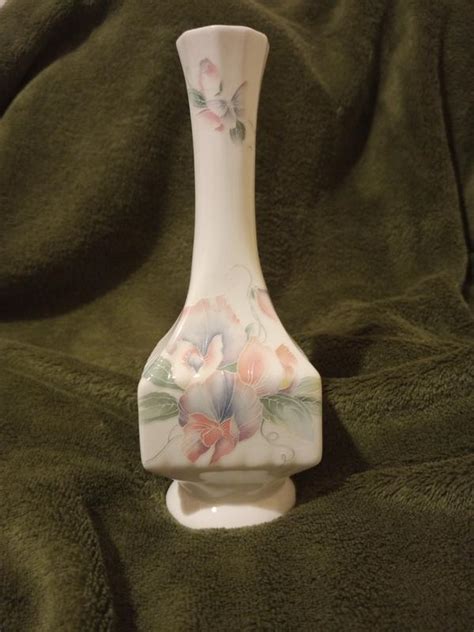 Колекційна фарфорова ваза Aynsley — ціна 600 грн у каталозі Вази Купити товари для дому та