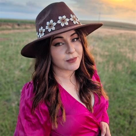 Lezhin Es 𝗡𝗨𝗘𝗩𝗢𝗦 𝗘𝗦𝗧𝗥𝗘𝗡𝗢𝗦 🤭¡abril Llega Con 18 Nuevos Facebook