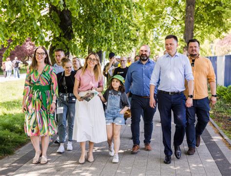 O Partii Polska 2050 Szymona Hołowni