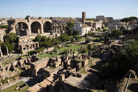 A Home In Rome Celebrating 25 Years Of The Bernardi Campus Newsroom University Of St Thomas