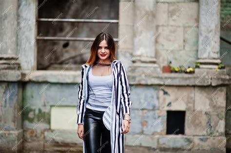 Premium Photo Fashionable Woman Look With Black And White Striped