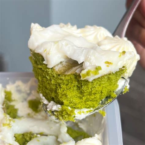 Eat Here 🥤ชานมมะพร้าวปั่น วิธีทำ 1 ตักชาใส่แก้ว น้ำตาลทรายแดง เทน้ำร้อนคนๆให้เข้ากัน 2 ตาม