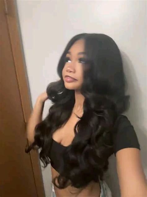 Bad Bihh Pretty Tiktok Baddies Baddie Curled Hairstyles Wavy Hair