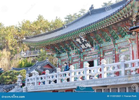 Haedong Yonggungsa Seaside Temple In Busan Editorial Photo Image Of Cliff Gijang 113312021